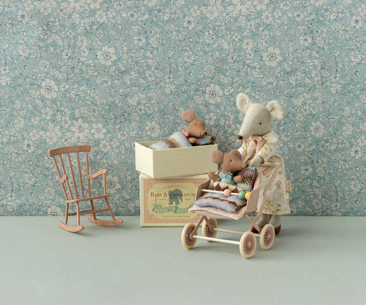 Rocking chair, Mouse - Dark powder – Maileg EU